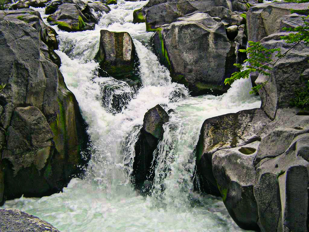 Etna, voyage touristique printanier 1: Favare de Maletto - Go-Etna - Excursion Etna